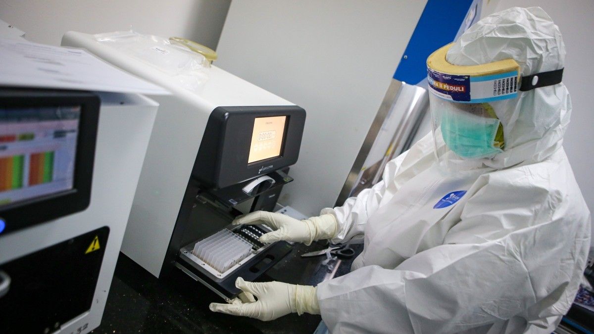 Hasil PCR Positif Terus, Apa Pasti Masih Kena COVID-19? - KlikDokter