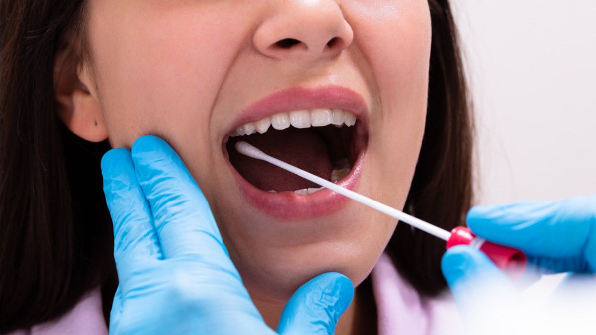 Mendeteksi Tanda dan Gejala HIV dari Mulut - KlikDokter