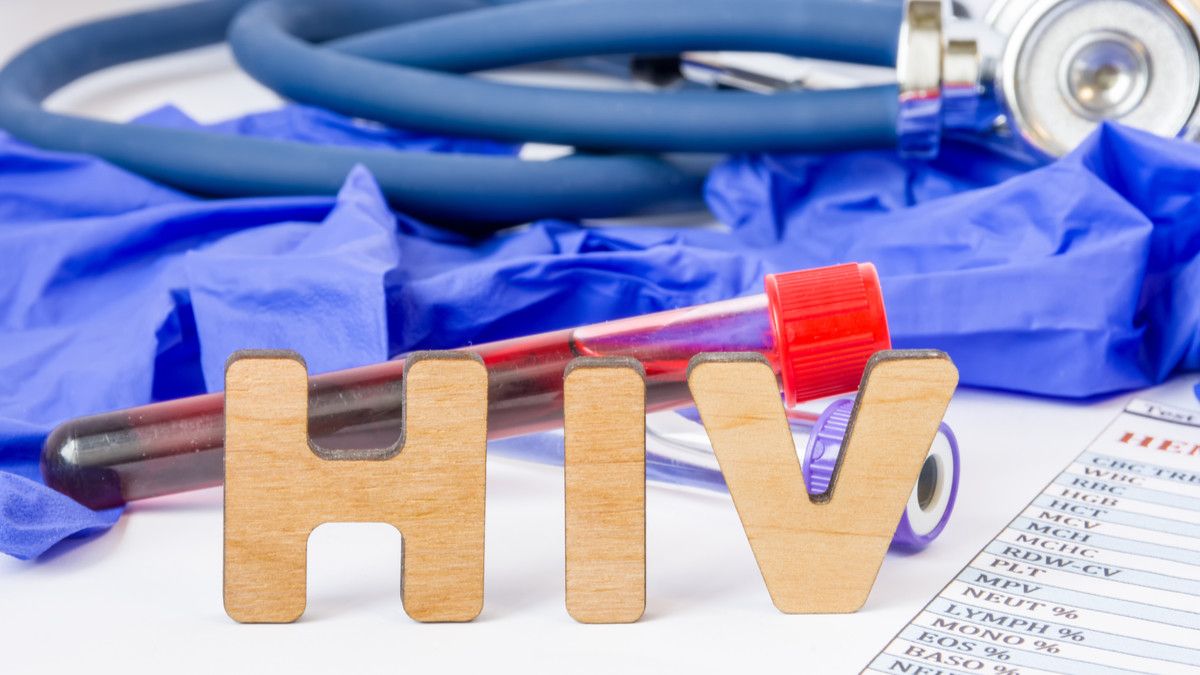 Bagaimana HIV Menyerang Sistem Kekebalan Tubuh Manusia? - KlikDokter