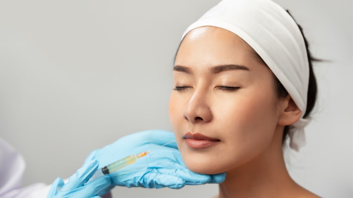 Perawatan Skin Booster, Kenali Manfaat dan Efek Sampingnya - KlikDokter