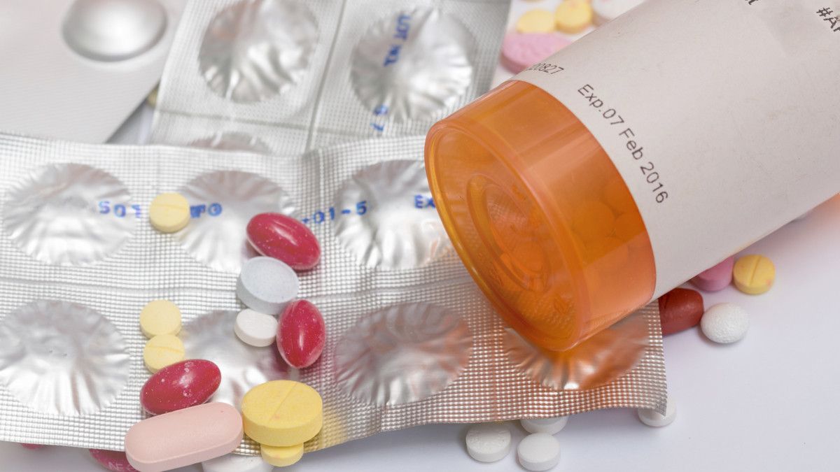 Bahaya Minum Obat Kedaluwarsa bagi Kesehatan Tubuh - KlikDokter