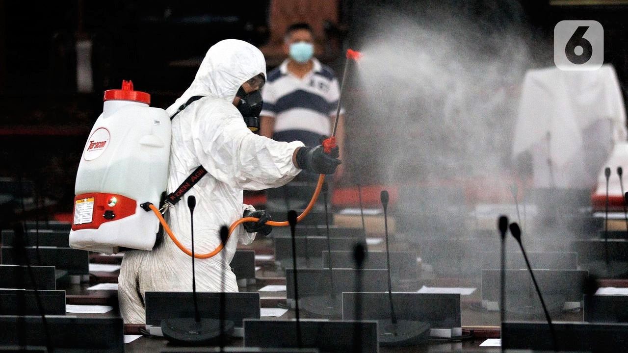 Semprot Disinfektan dengan Cara Fogging, Tepat atau Salah? - KlikDokter