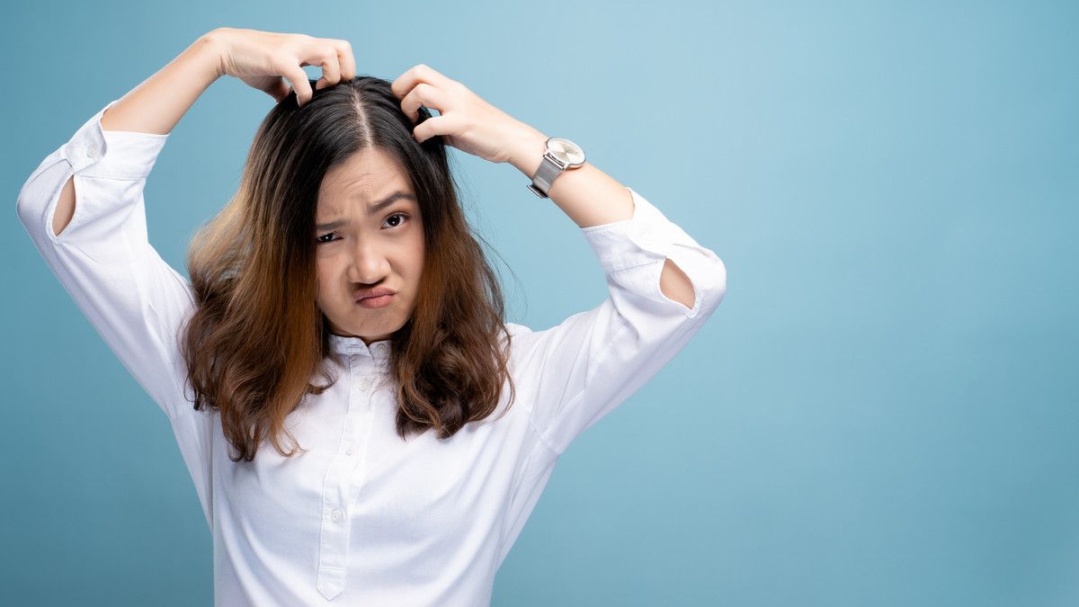 Cara Aman Mengatasi Kutu Rambut pada Ibu Hamil - KlikDokter