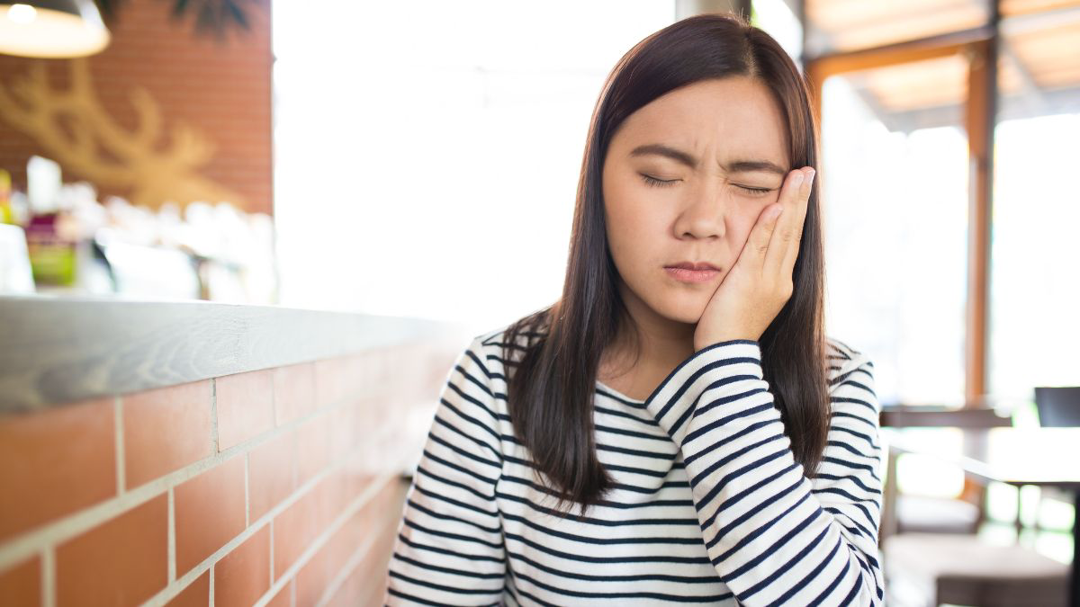 Gigi Ngilu Saat Makan Makanan Manis, Ini Penyebabnya - KlikDokter