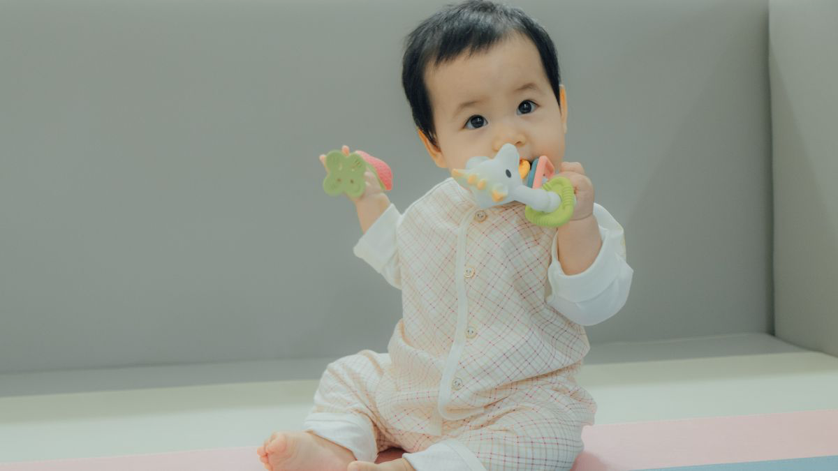 Tahap Perkembangan Bayi 7 Bulan - KlikDokter