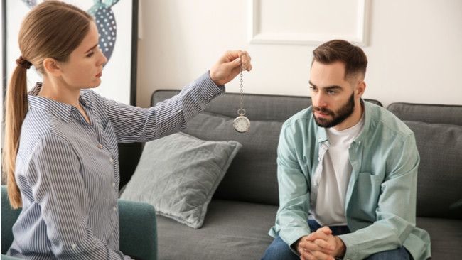 Efektifkah Hipnotis untuk Redakan Nyeri? - KlikDokter