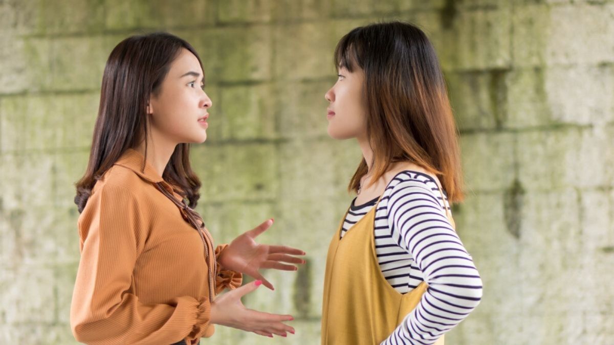 7 Topik Pembicaraan dengan Teman Lama, Anti-Canggung! - KlikDokter