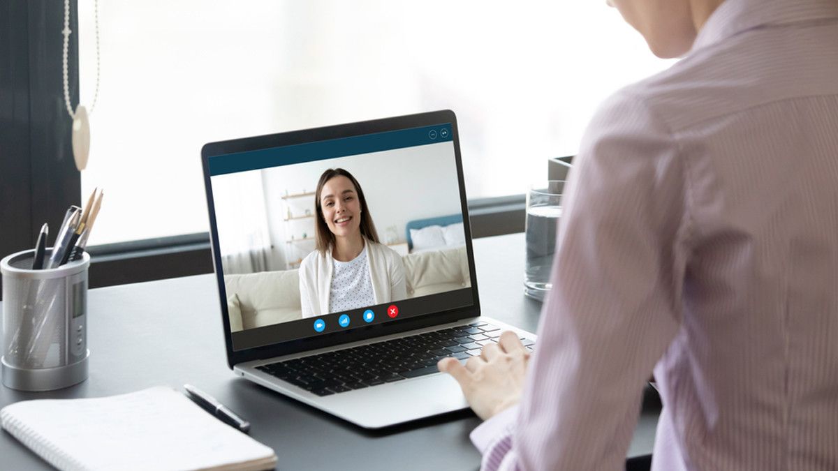 Tips Berkenalan dengan Teman Baru saat Sekolah Online - KlikDokter