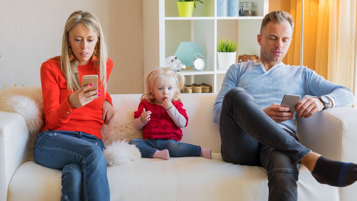 Jenis-Jenis Pola Asuh dan Dampaknya pada Karakter Anak - KlikDokter