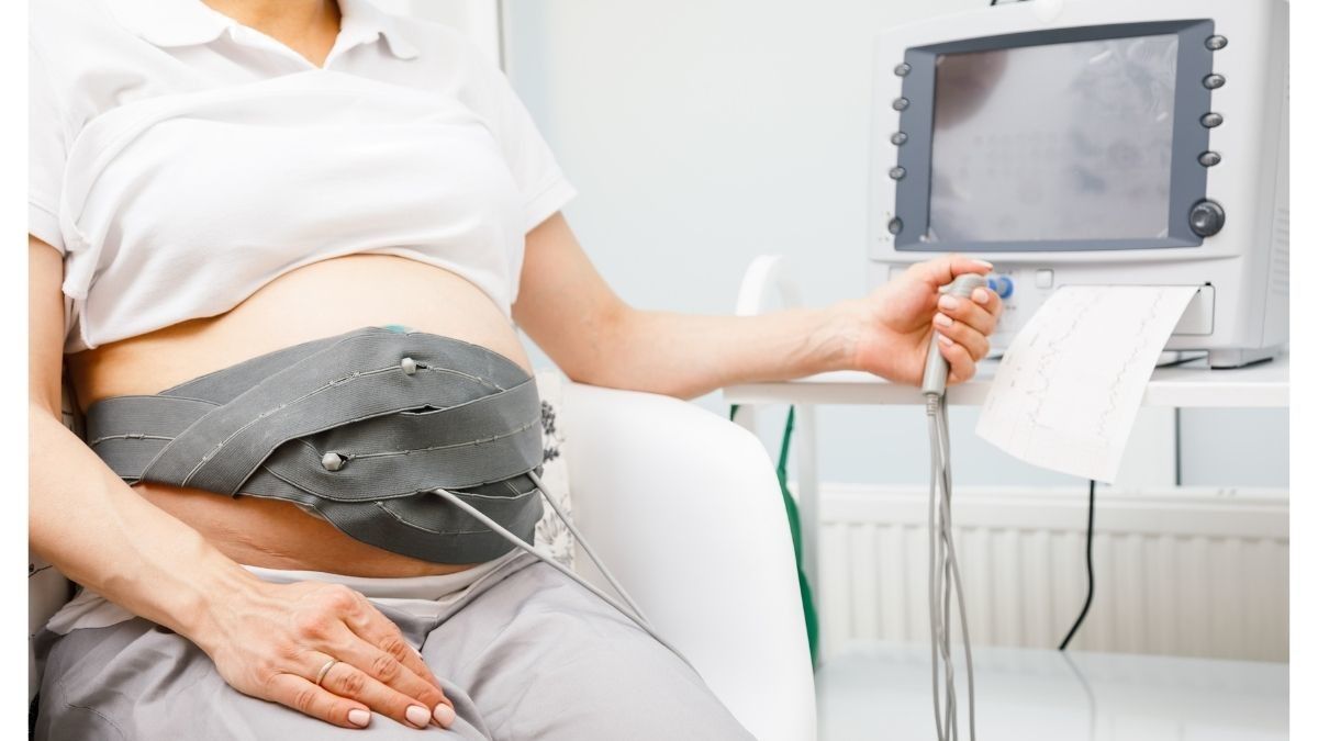 Fungsi dan Prosedur Pemakaian Alat CTG atau Kardiotokografi - KlikDokter