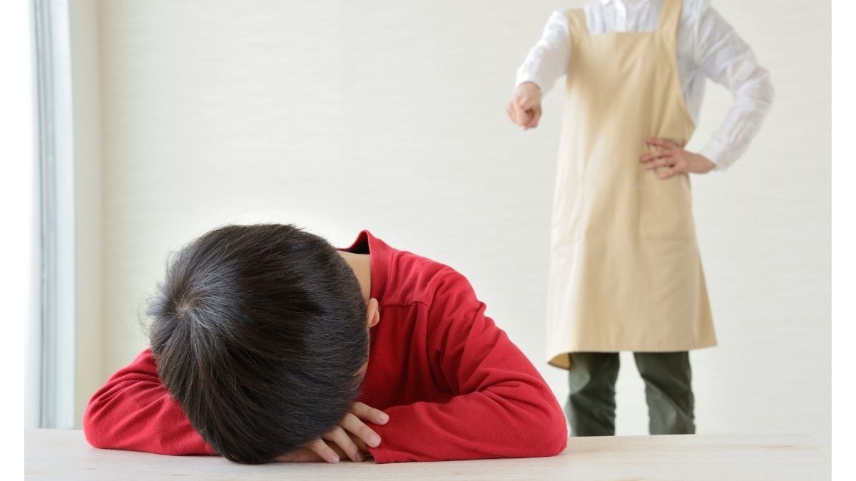 Dampak Buruk Memarahi Anak di Depan Umum - KlikDokter