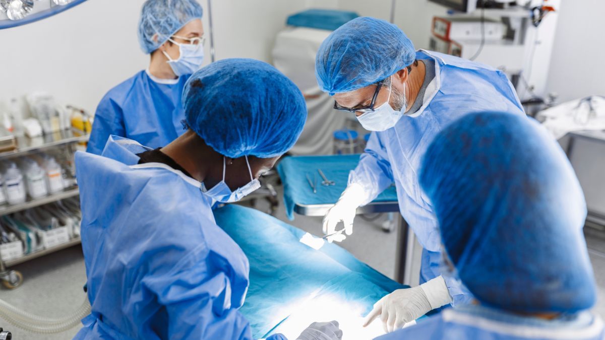 Jenis-Jenis Kanker Tiroid yang Mesti Diketahui dan Diwaspadai - KlikDokter