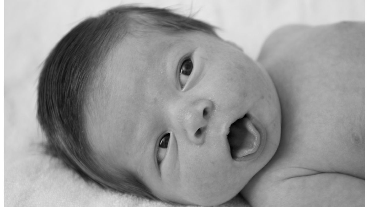 12 Penyebab Bayi Suka Menjulurkan Lidah - KlikDokter