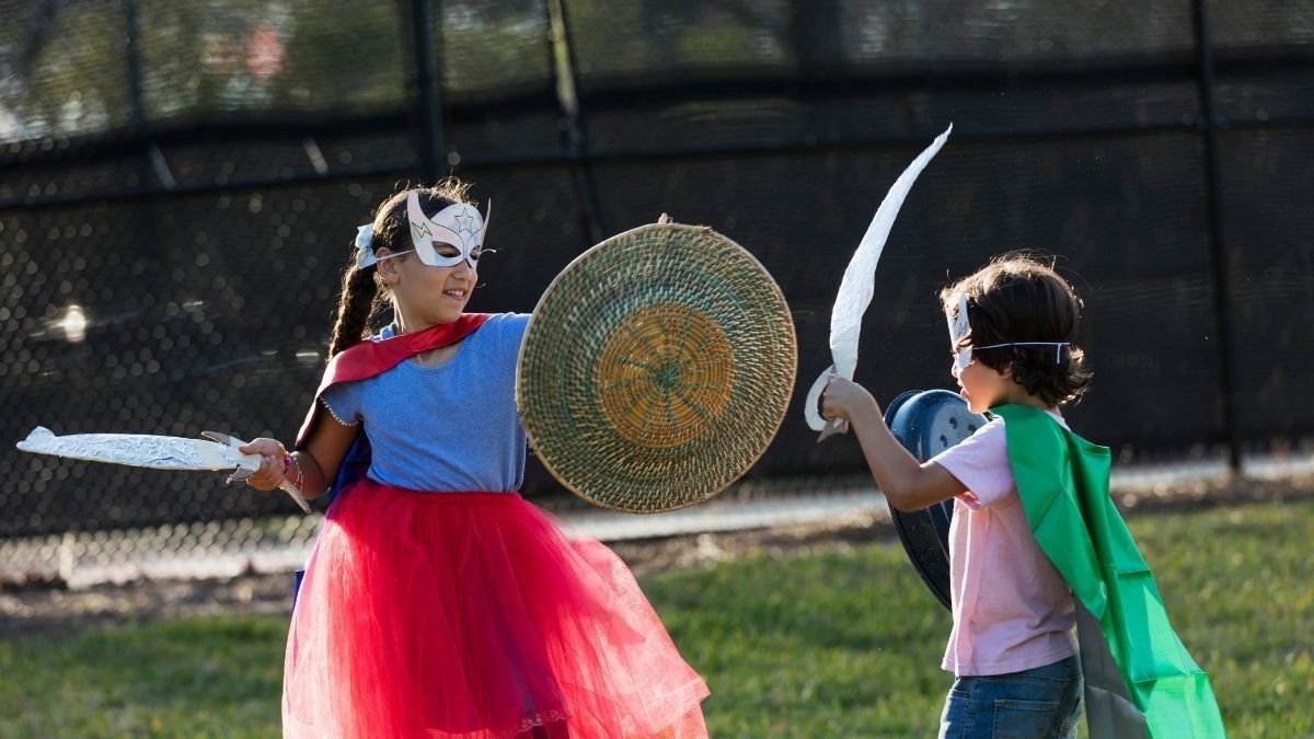 Manfaat Bermain Peran untuk Tumbuh Kembang Anak - KlikDokter