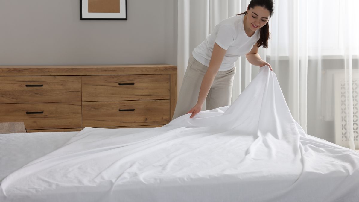 Jangan Malas! Ini Pentingnya Mengganti Seprai Kasur Biar Tidur ...