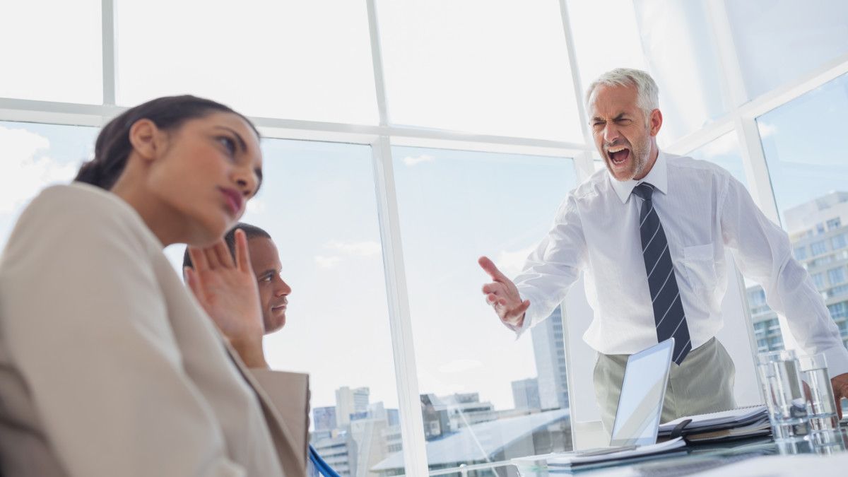 6 Tips Menghadapi Toxic Boss - KlikDokter