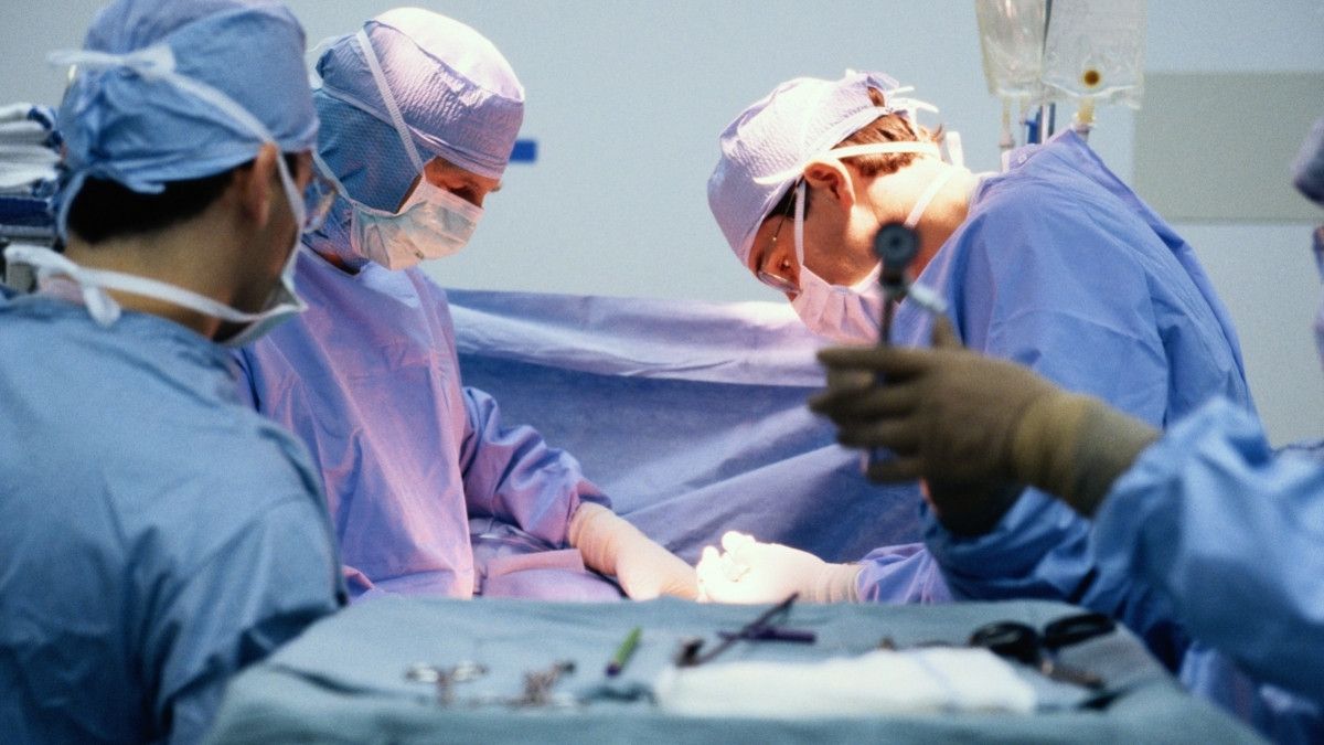 Kapan Operasi Pengecilan Payudara Diperlukan? - KlikDokter