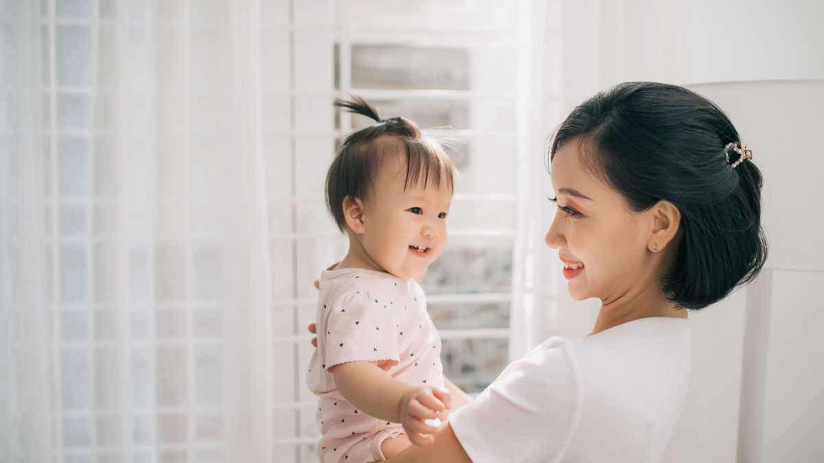 Tahap Perkembangan Bayi 6 Bulan - KlikDokter